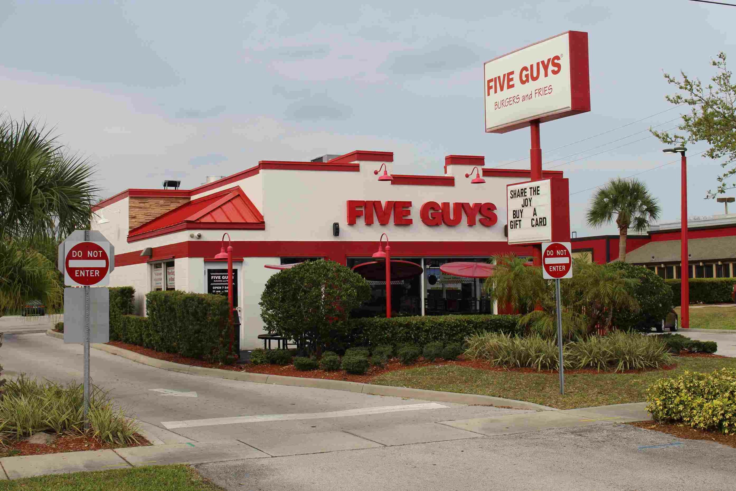Is Five Guys Supportive of Israel? Explained - Ulastempat International Is Five Guys Supportive of Israel? Explained - Ulastempat International