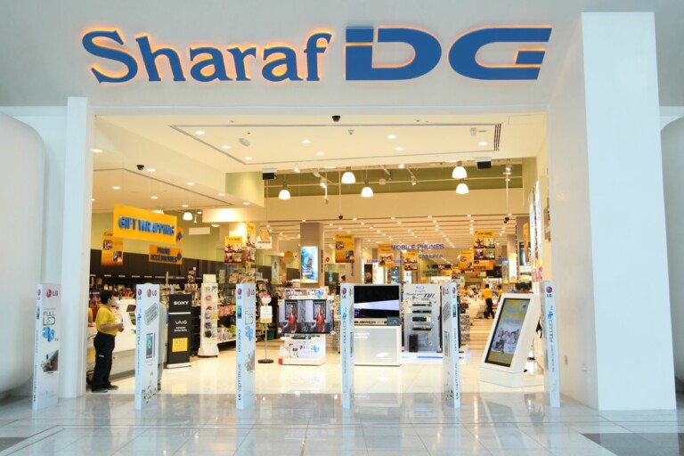 Shopping Giants: Exploring Dubai’s Largest Sharaf DG Store – Ulastempat ...